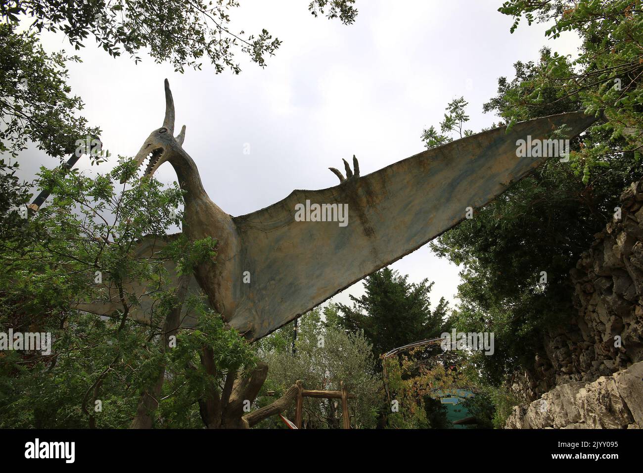 Ajaltoun, Liban - 14 août 2022. Satue d'un dinosaure Pteranodon dans le ...
