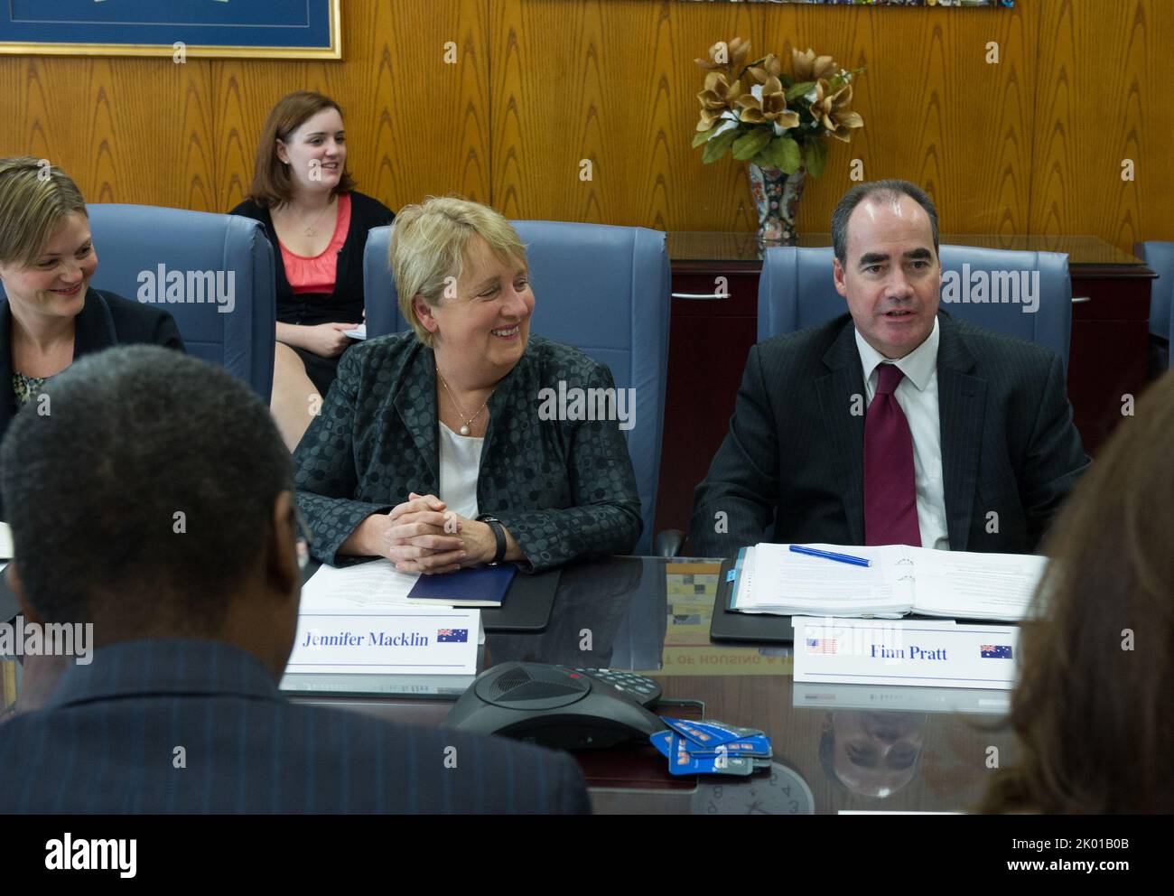 Visite au siège du HUD par une délégation du ministère australien des ...