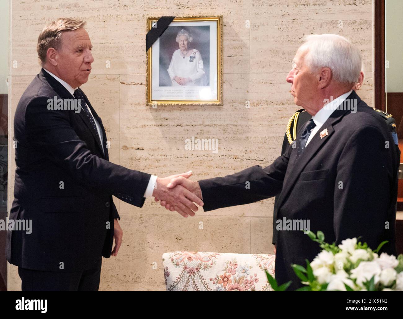 Le premier ministre du Québec, François Legault, remercie le lieutenant ...