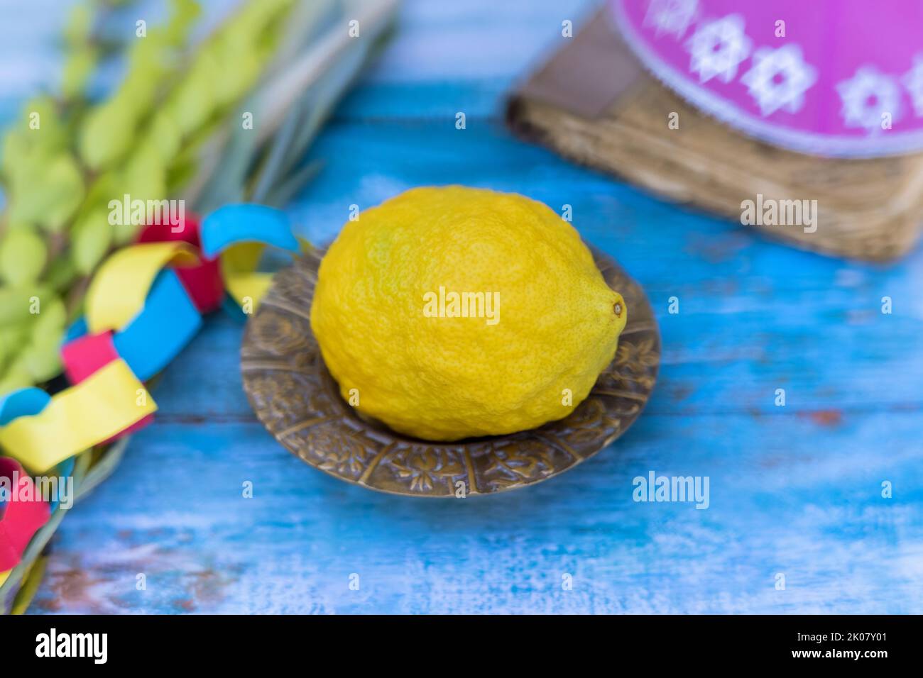 Il y a une fête juive connue sous le nom de Sukkot qui est marquée par ...
