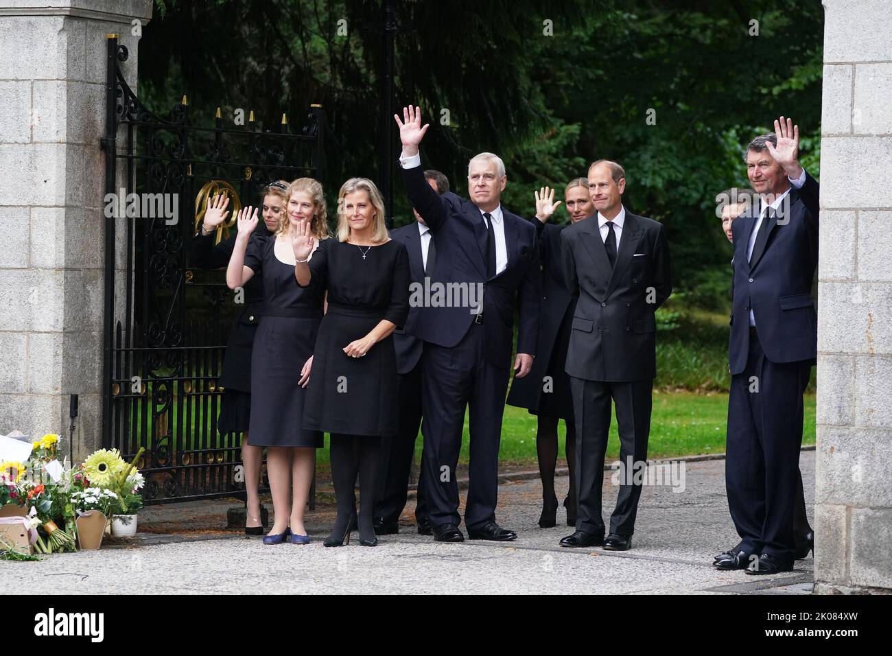 (Gauche-droite) la princesse Beatrice, Lady Louise Windsor, la comtesse ...