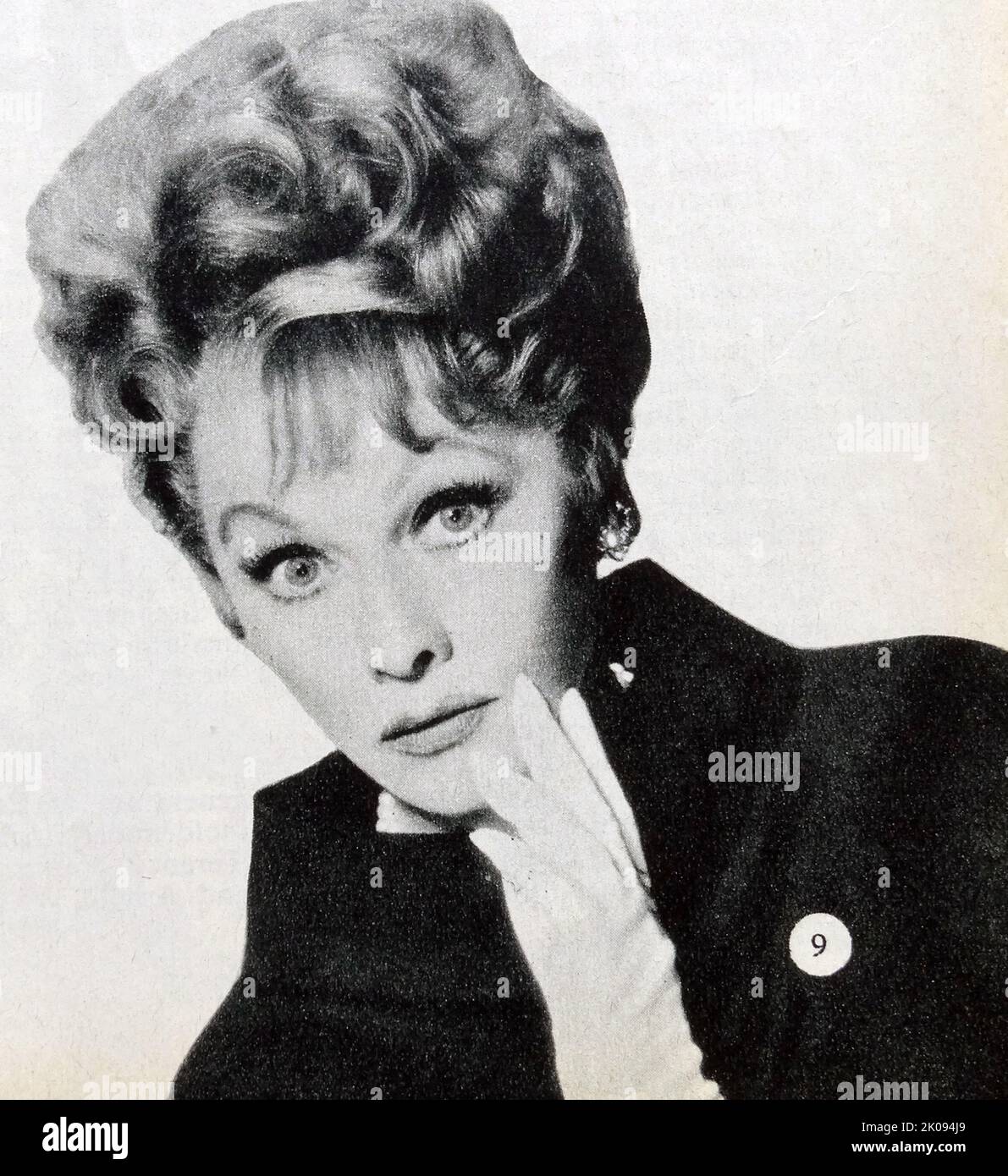 Découpe de journaux et photographie de Lucille ball. Lucille Desiree ...