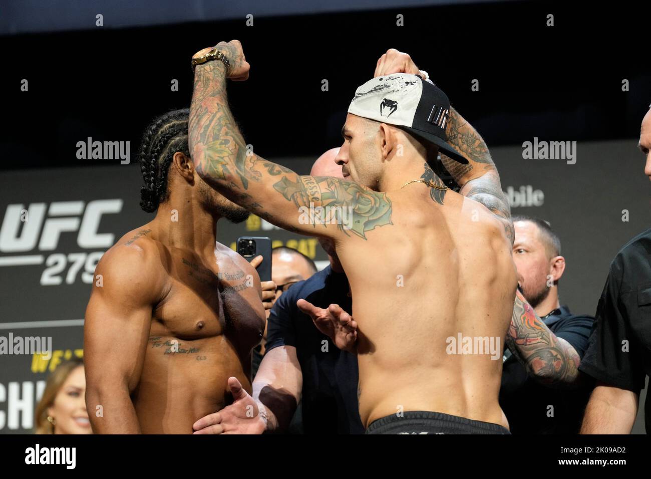 LAS VEGAS, NV - 9 septembre: Darian Weeks (L) et Yohan Lainesse (R ...