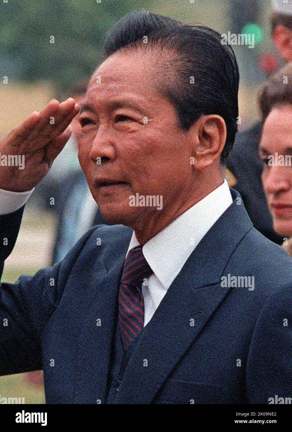 Ferdinand Emmanuel Edralin Marcos Sr. (1917 - 1989) était un politicien ...