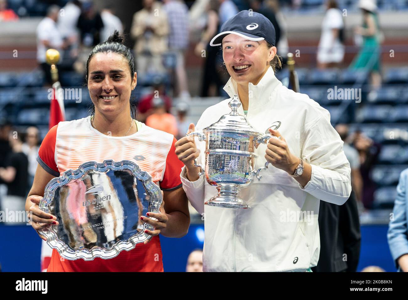 New York, NY - 10 septembre 2022: IGA Swiatek de Pologne et ont Jabeur ...