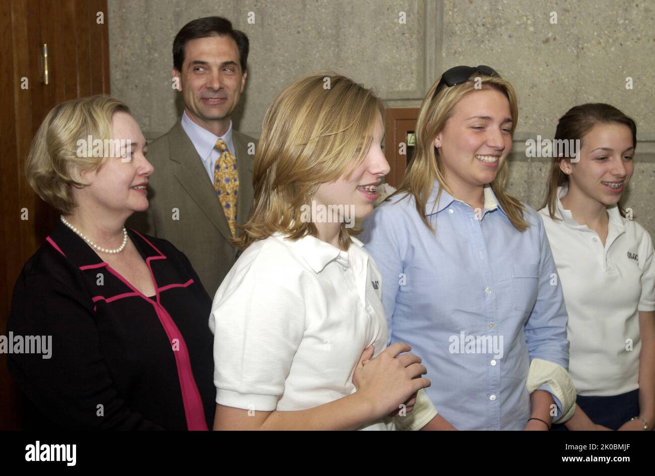 Cérémonie de prestation de serment pour Pamela Patenaude. Cérémonie de ...