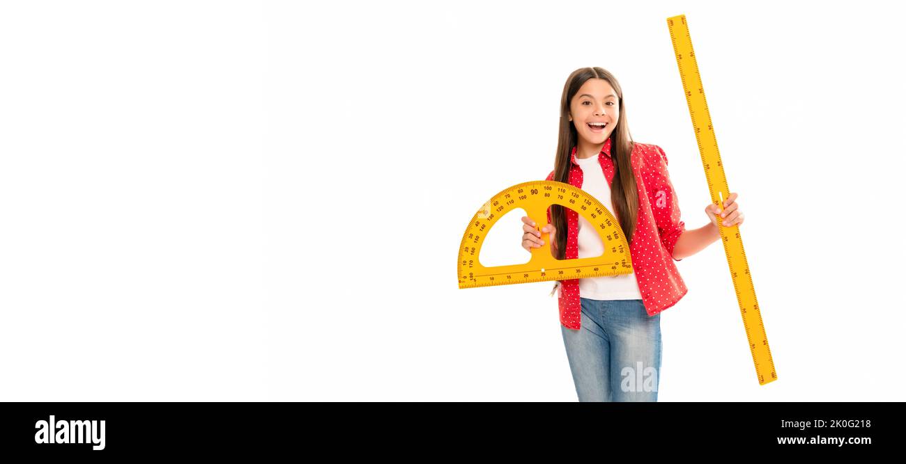 happy kid tenir la géométrie de l'étude de règle de protracteur à l ...