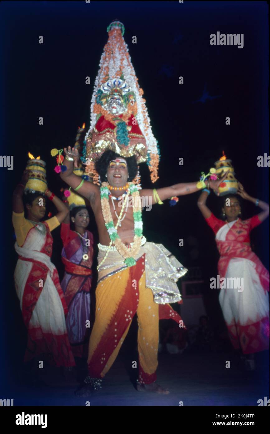 Pooja dance Banque de photographies et d’images à haute résolution - Alamy