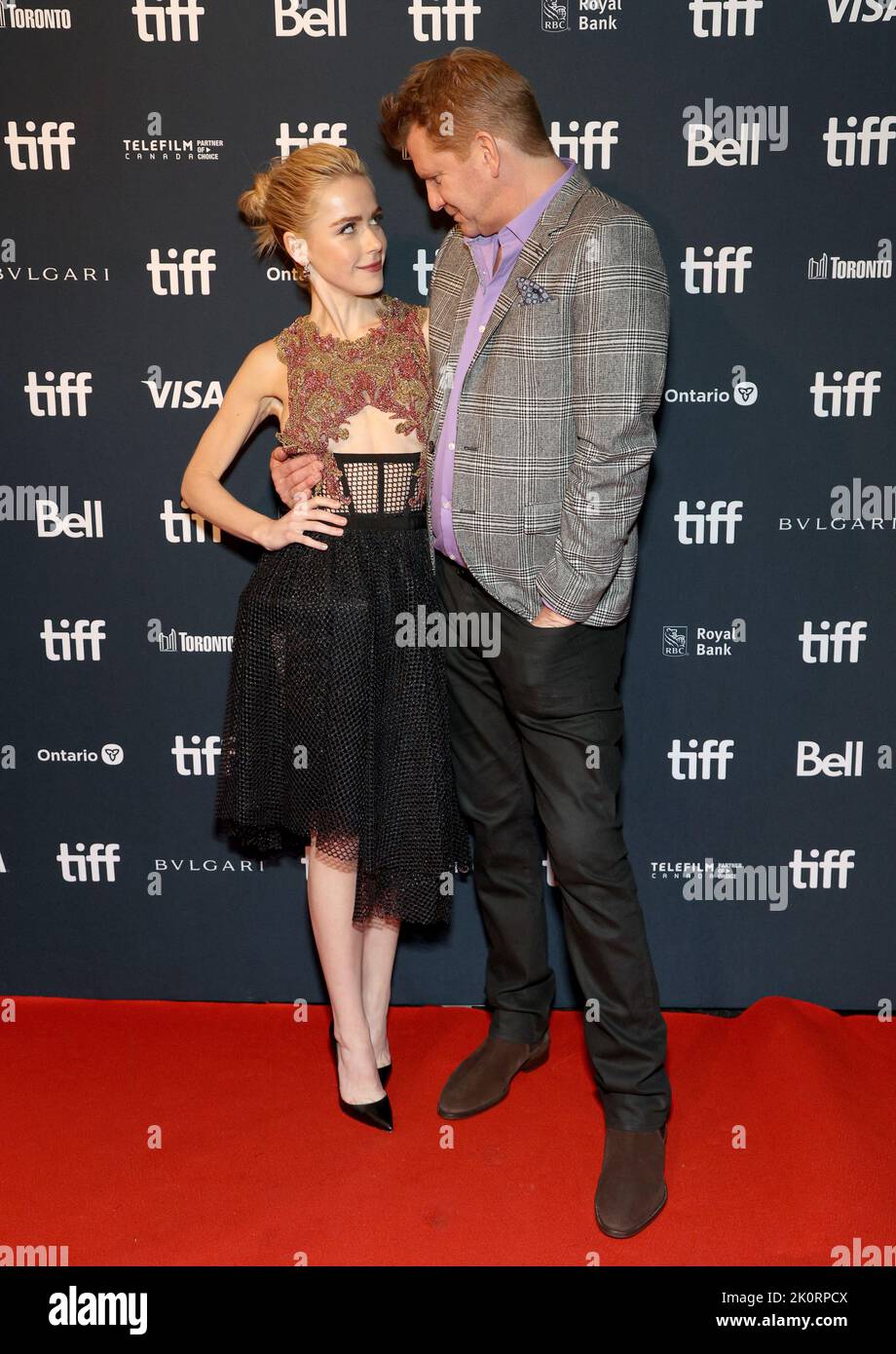 Kiernan Shipka et Dash Mihok arrivent à la première « Wildflower » lors ...