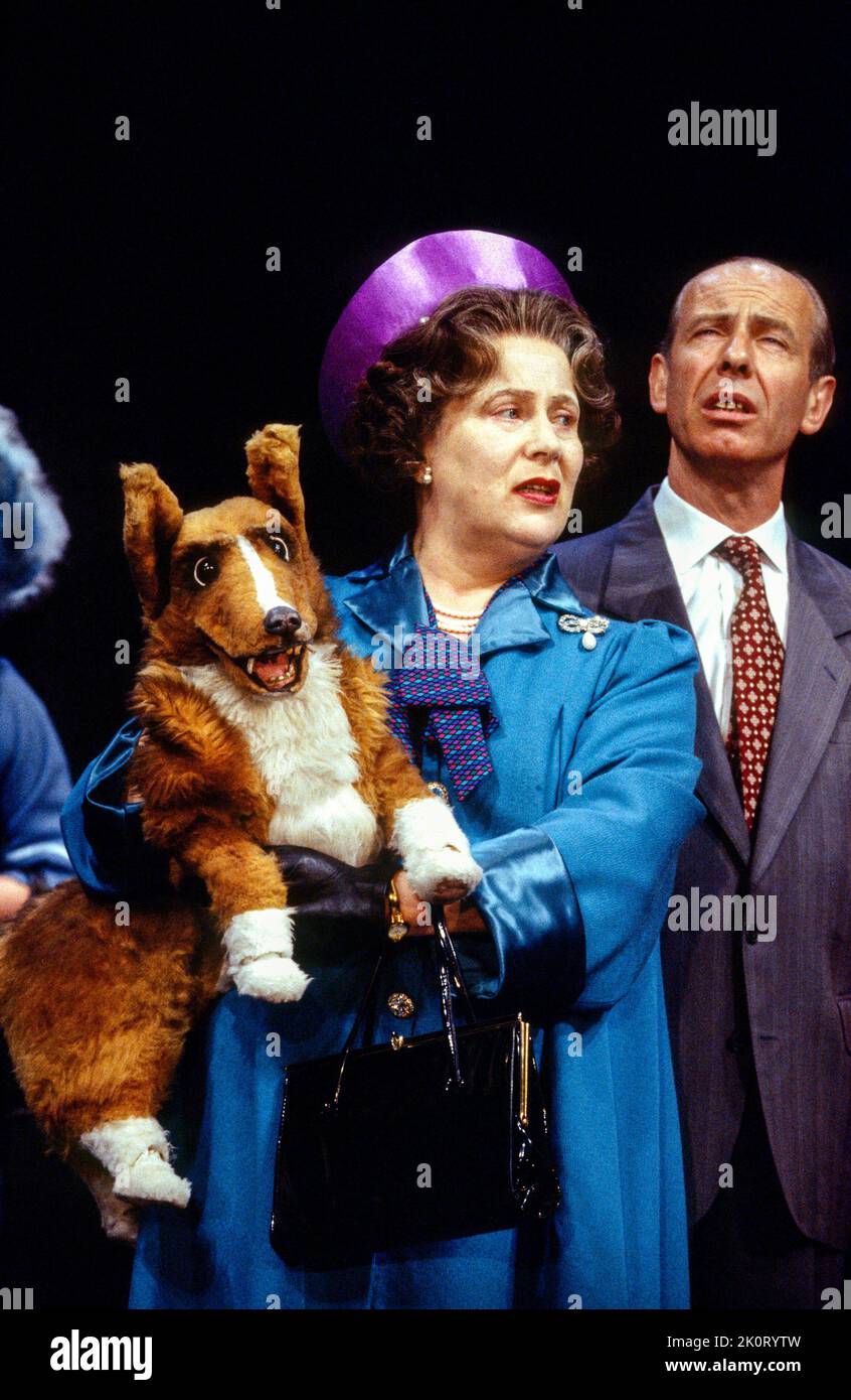 PAM Ferris (la Reine), David Howey (le prince Philip) dans LA REINE ET ...