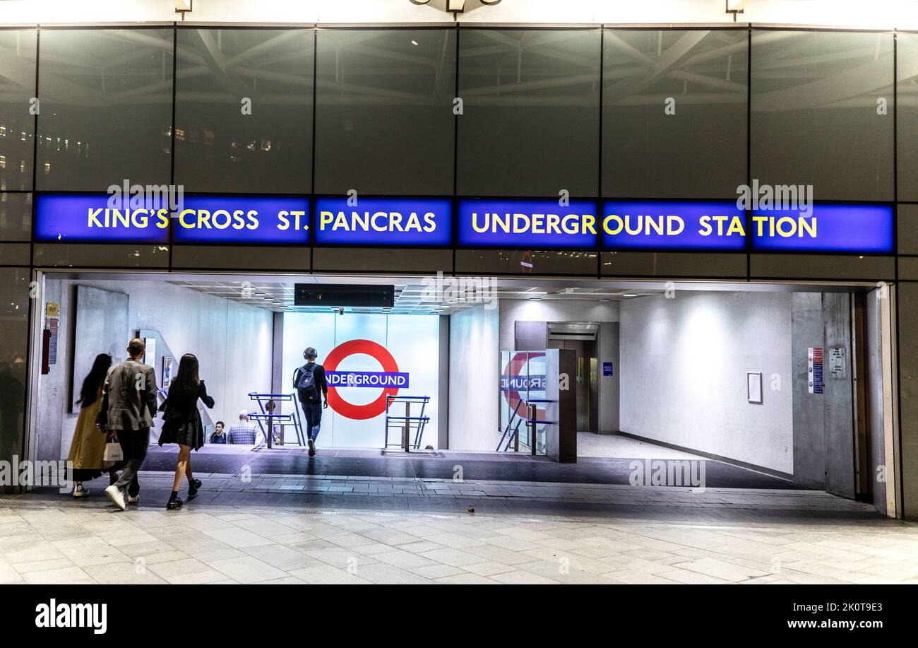 Nouveau service kings cross station Banque de photographies et d’images ...
