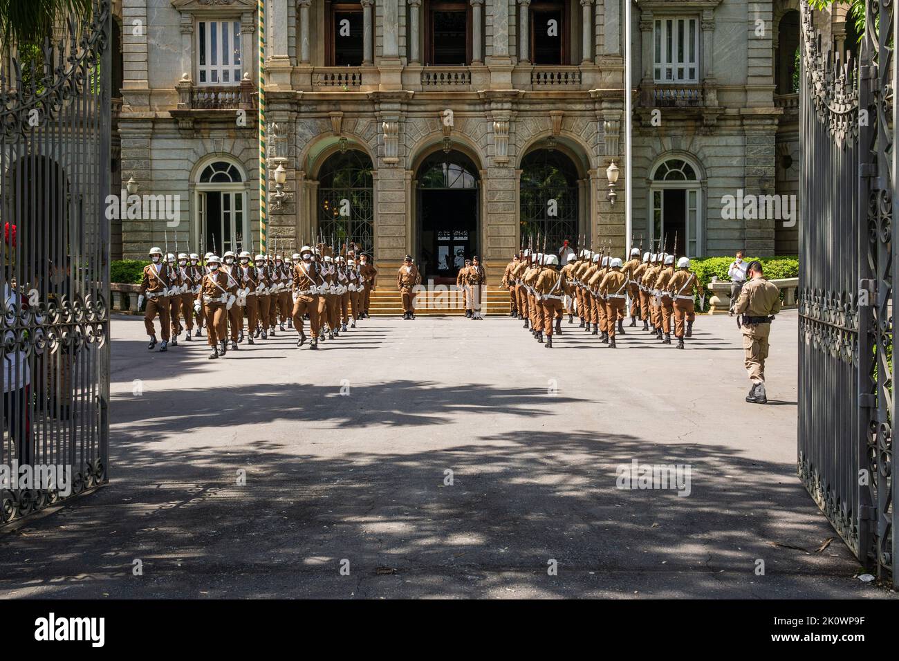 Troca da guarda do palacio da liberdade Banque de photographies et d ...