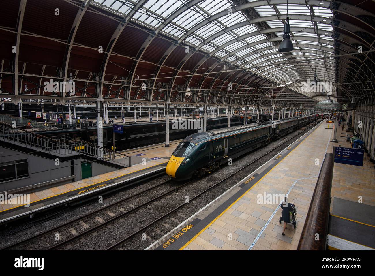 Quai de la gare de londres paddington Banque de photographies et d ...