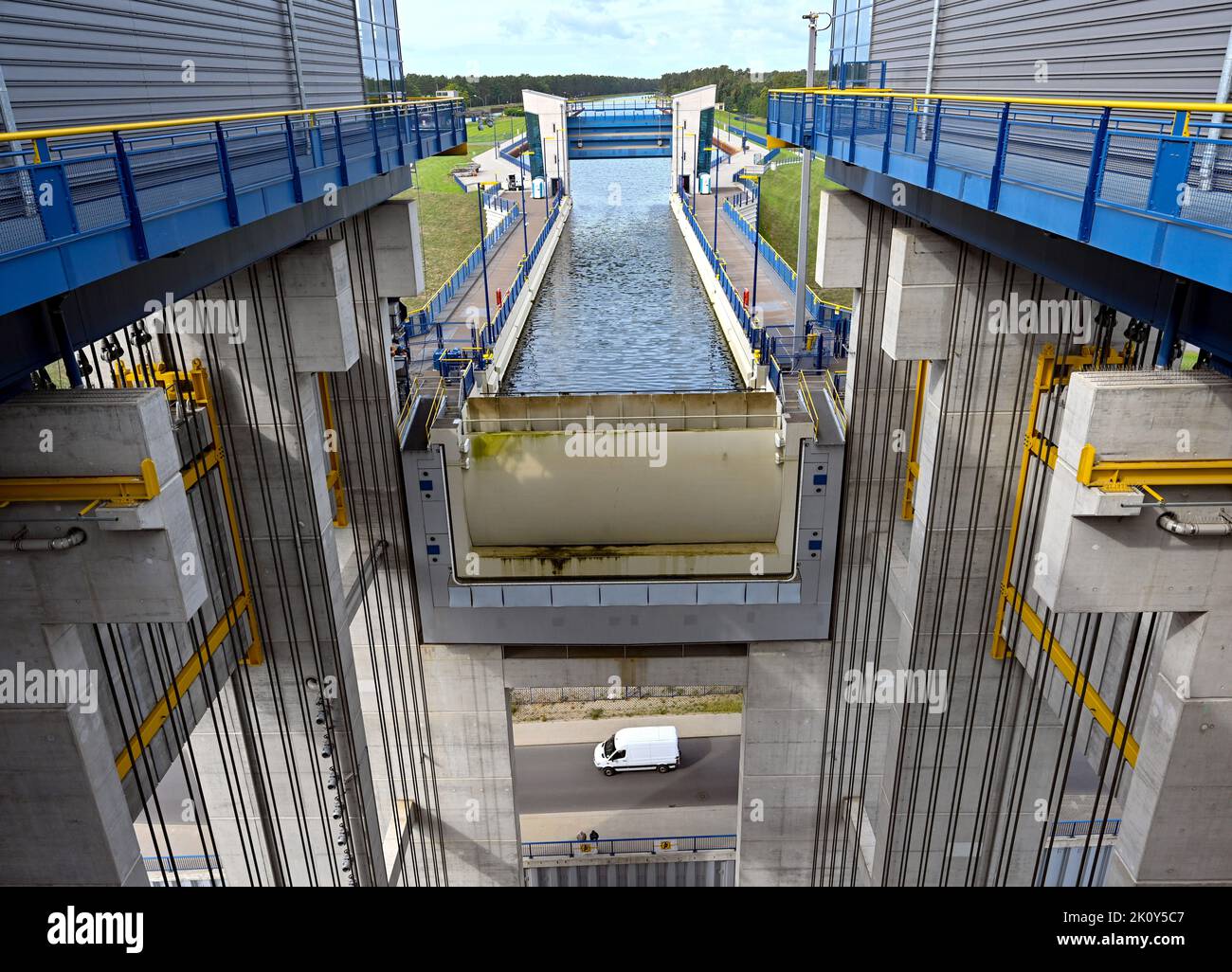 14 septembre 2022, Brandebourg, Niederfinow: Vue du canal de l'accès ...