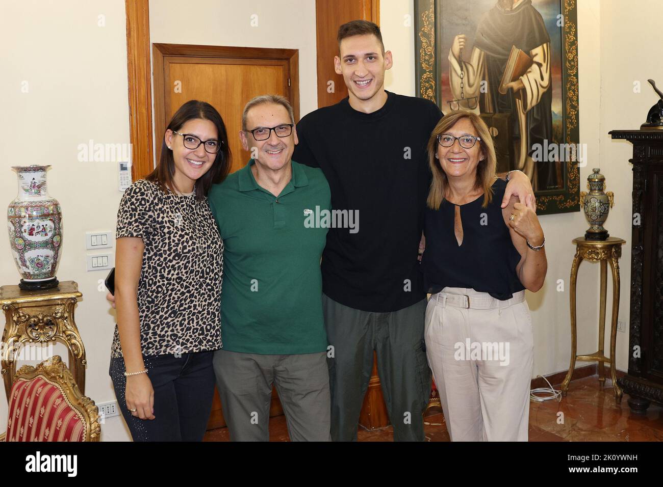 Dans la photo Roberto Russo champion du monde de volley avec ses ...