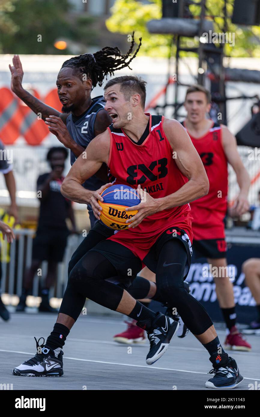 Montréal, Canada, 03 septembre 2022: Modestas Kumpys (rouge) de l ...
