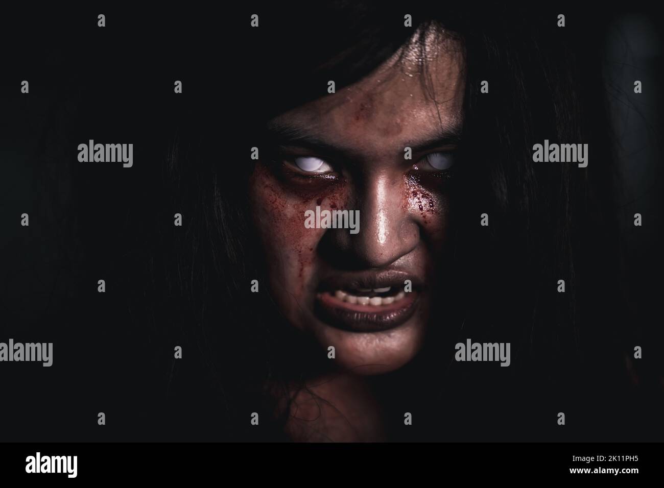 White zombie movie poster Banque de photographies et d’images à haute ...