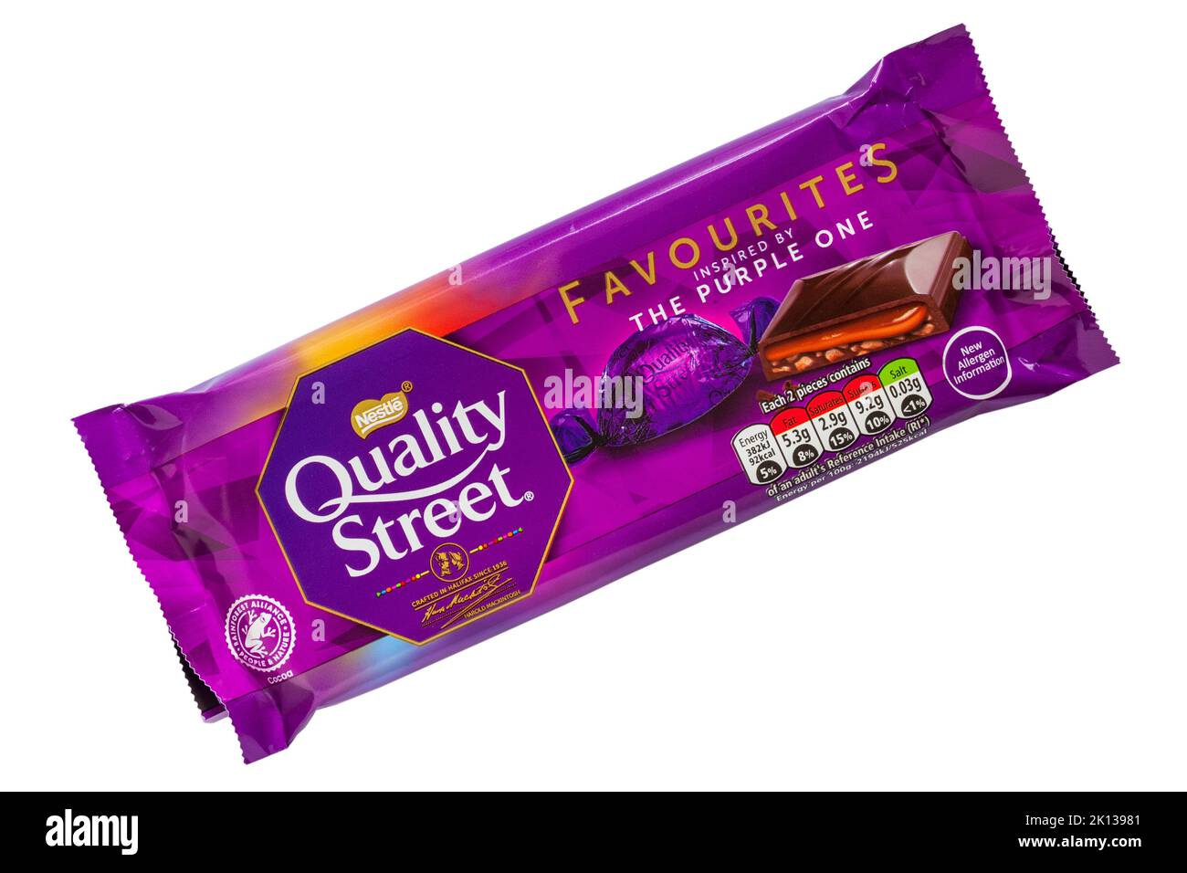 Le bar de la rue de la qualité est inspiré par la barre de chocolat Purple One de Nestlé isolée ...