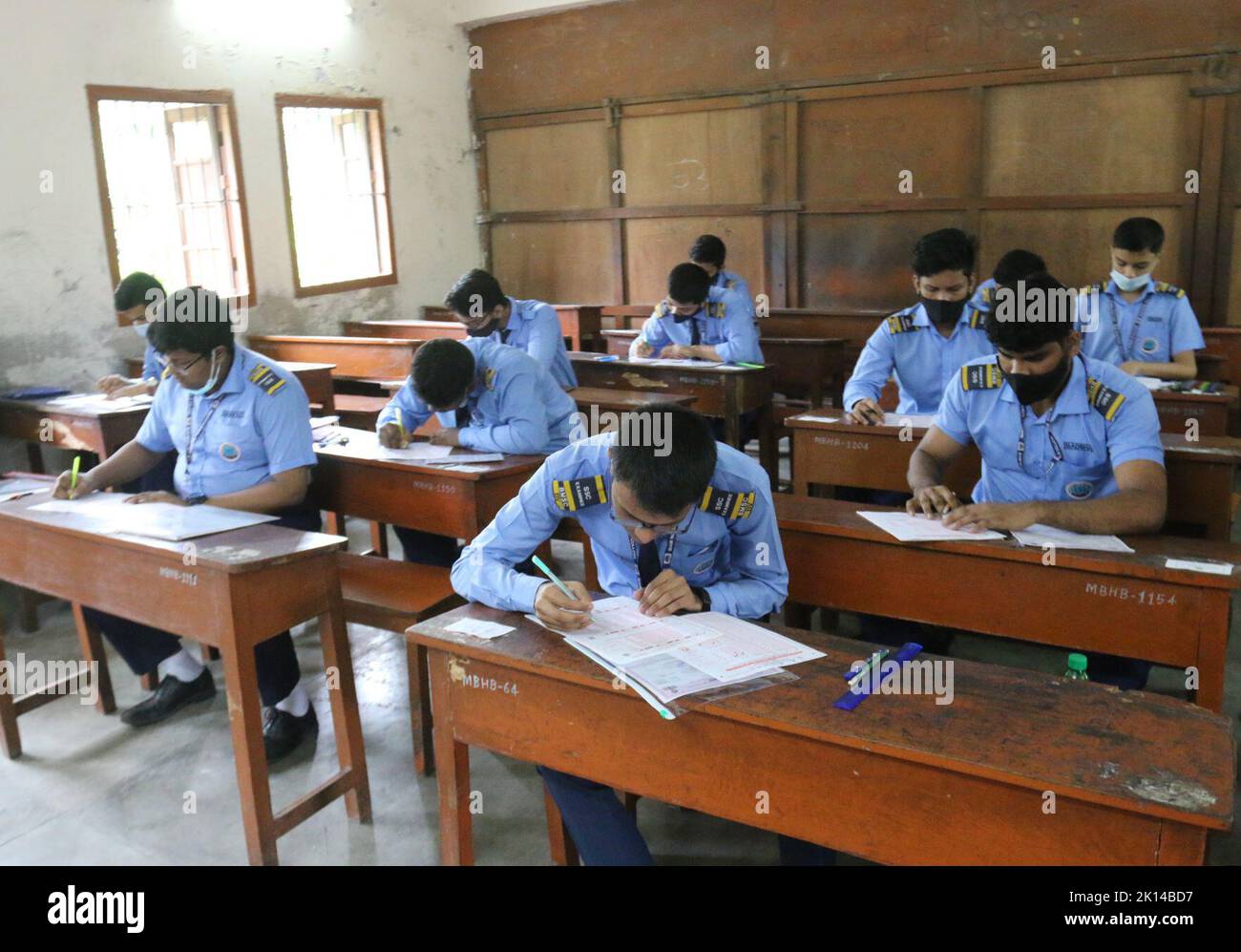 Dhaka. 15th septembre 2022. Les élèves se font passer l'examen sur le ...