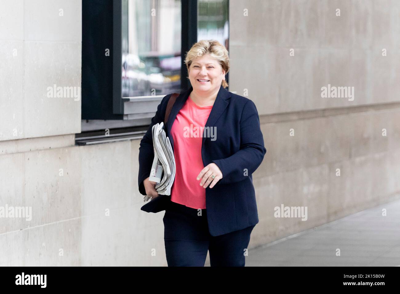 Nouveau salon politique phare de la BBC dimanche avec les airs de Laura ...