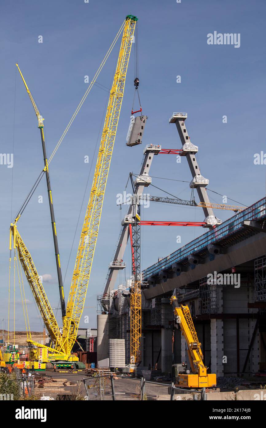 Chantier du nouveau pont du Rhin de l'Autobahn A1 entre Cologne et ...