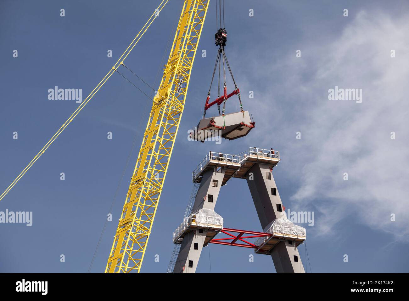Chantier du nouveau pont du Rhin de l'Autobahn A1 entre Cologne et ...