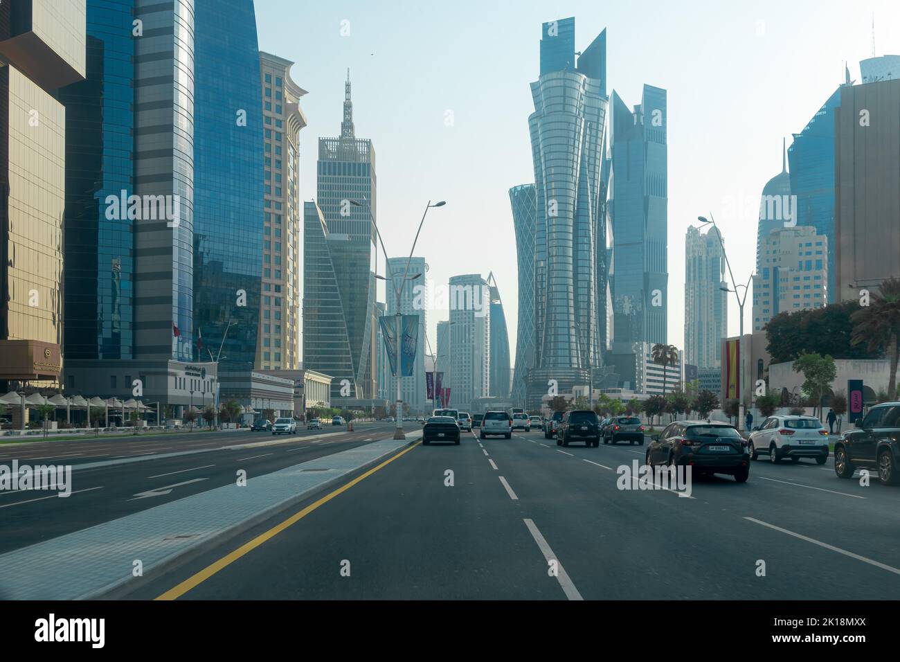 Trafic routier au centre financier de Doha - Beautification des routes ...