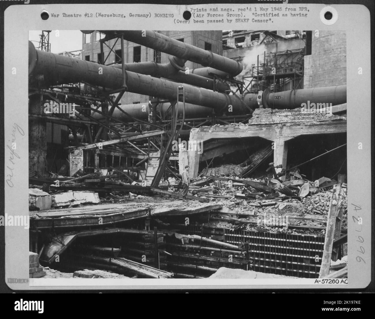 La destruction totale a été menée sur l'importante et puissante usine ...