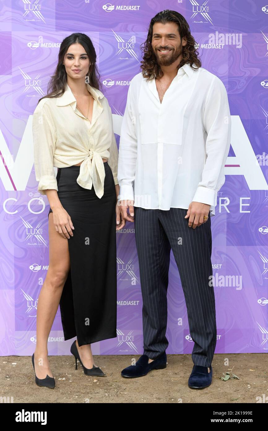 Francesca chillemi et can yaman Banque de photographies et d’images à ...