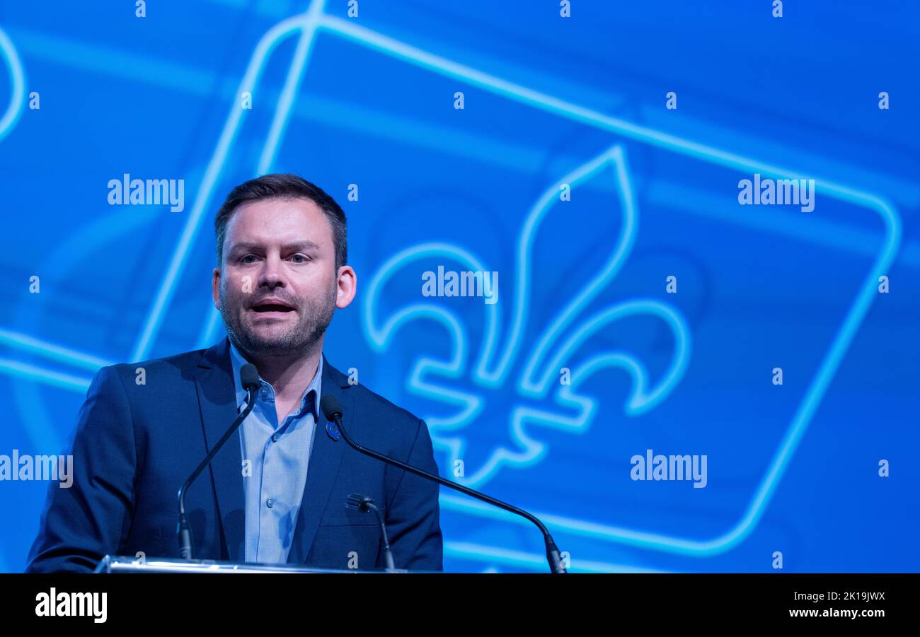 Le chef du Parti québécois Paul St-Pierre Plamondon prend la tête d'un ...