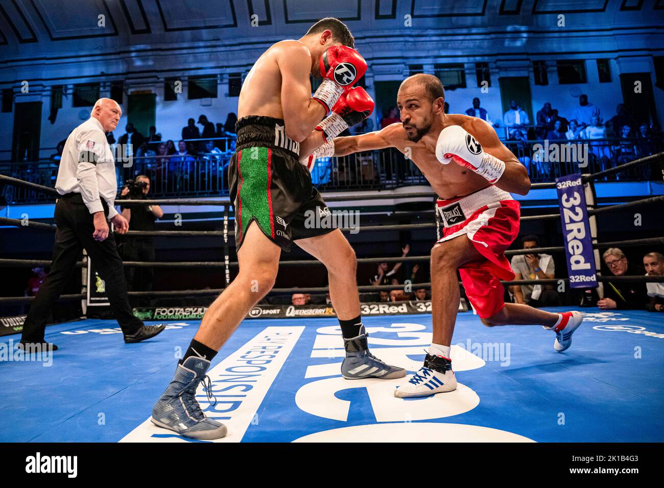 Bolo punch Banque de photographies et d’images à haute résolution - Alamy