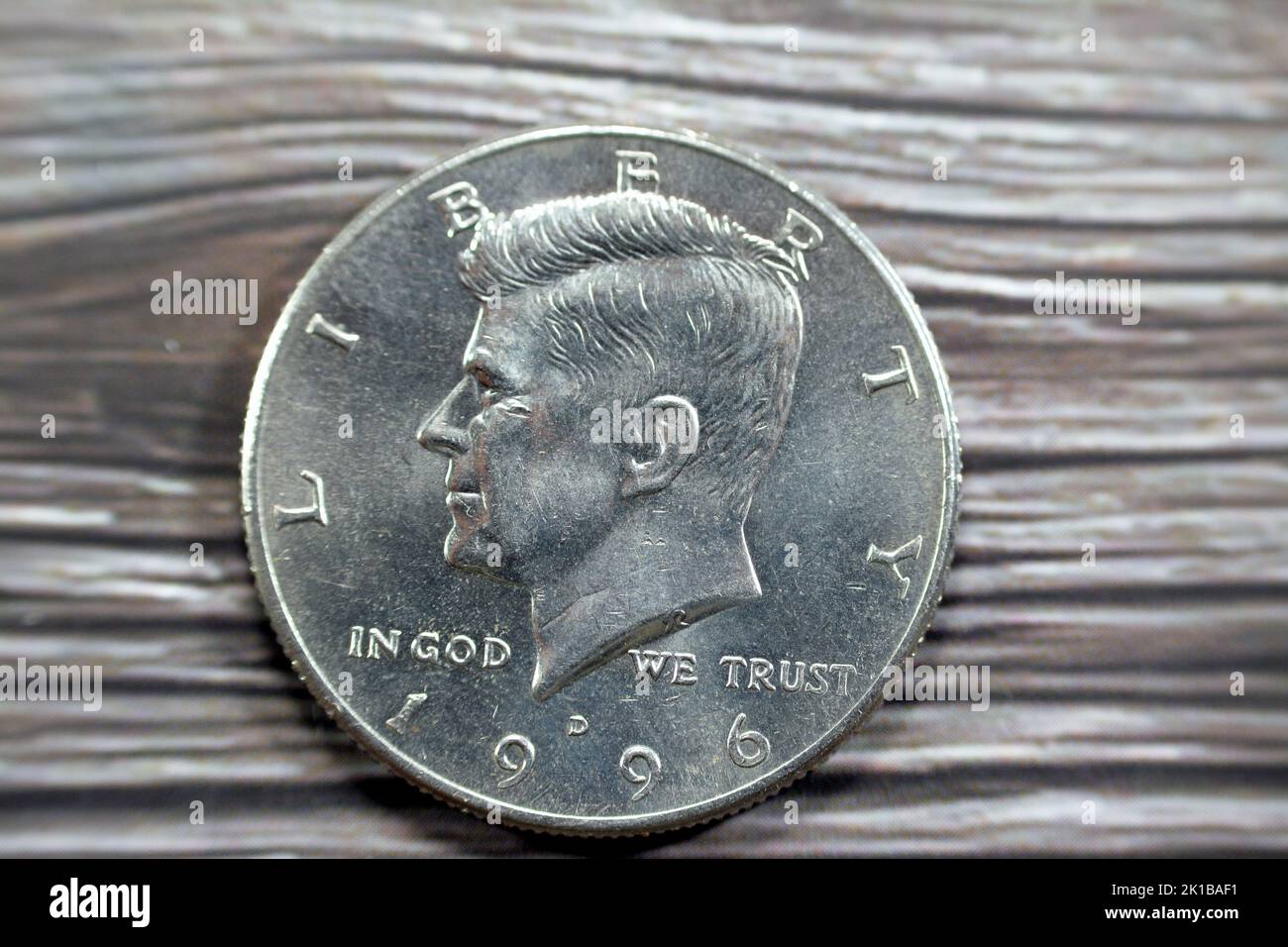 La pièce de 50 cents de la moitié du dollar de Kennedy émise par la ...