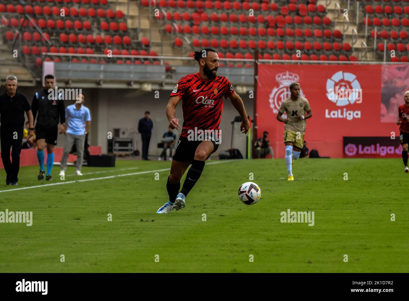 MALLORCA, ESPAGNE - SEPTEMBRE 17: Vedat Muriqui du RCD Mallorca conduit ...
