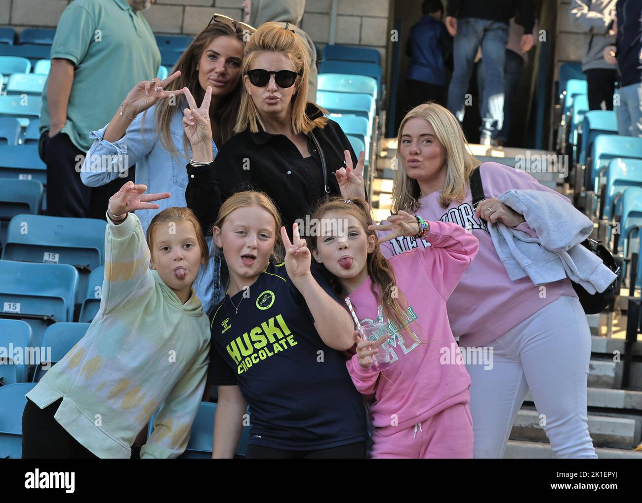 Millwall fans Banque de photographies et d’images à haute résolution ...