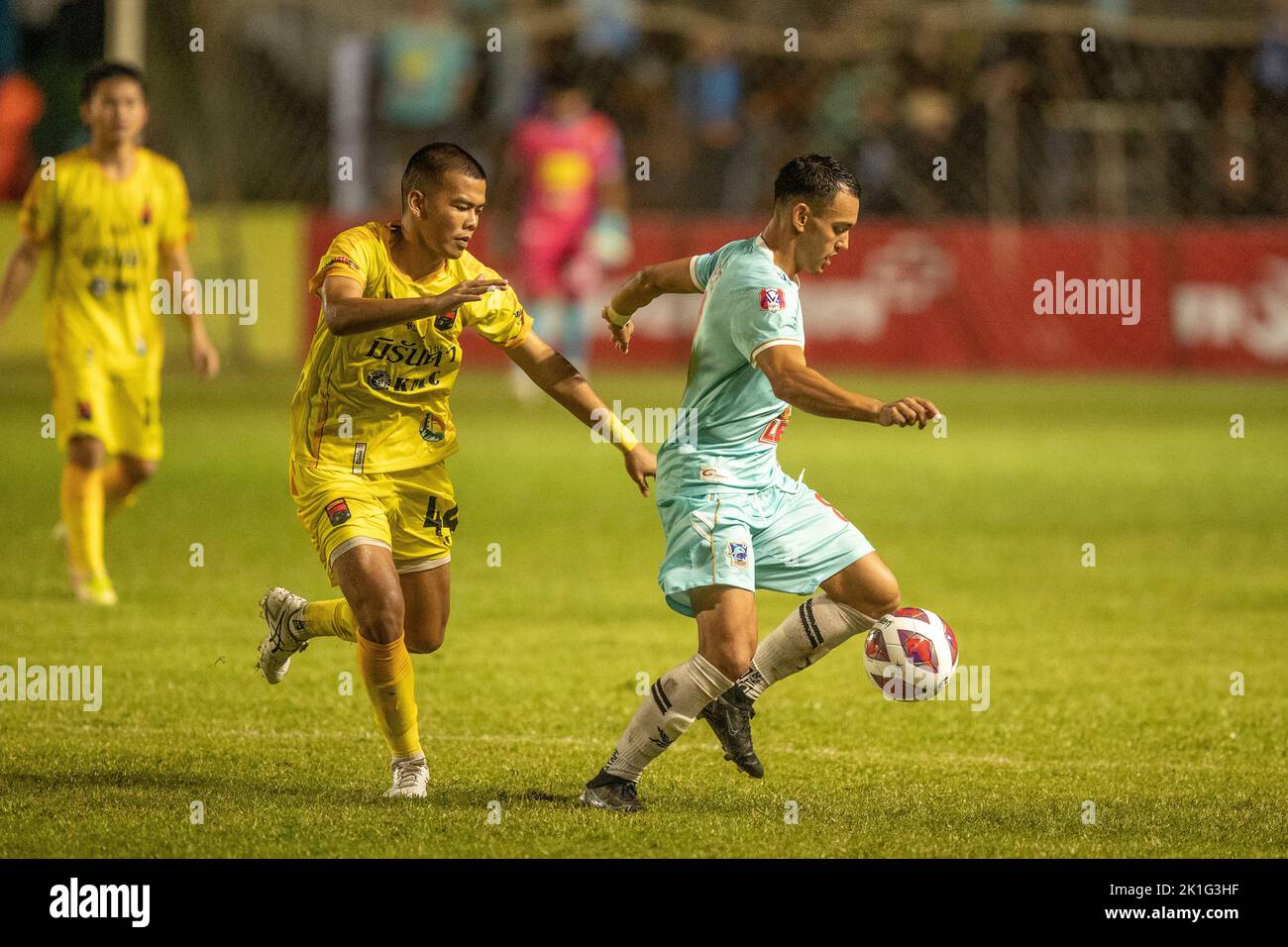 PATTAYA, THAÏLANDE - SEPTEMBRE 18 : KEVIN LIMSAKUL des dauphins de ...