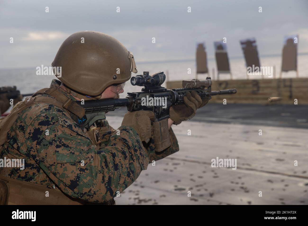 U.S. Navy Hospital Corpsman 3rd Class Holden Gilbert, avec Battalion ...