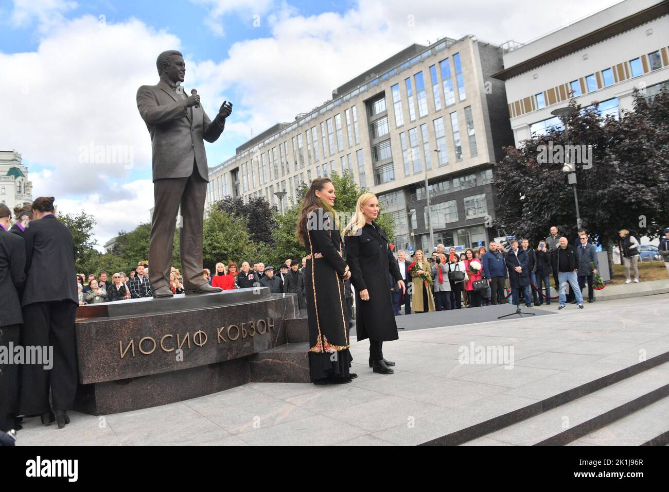 Moscou. La fille de Joseph Kobzon, Natalya Rappaport-Kobzon (à gauche ...