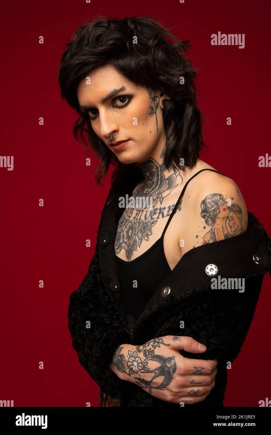 Nose piercings Banque de photographies et d’images à haute résolution ...