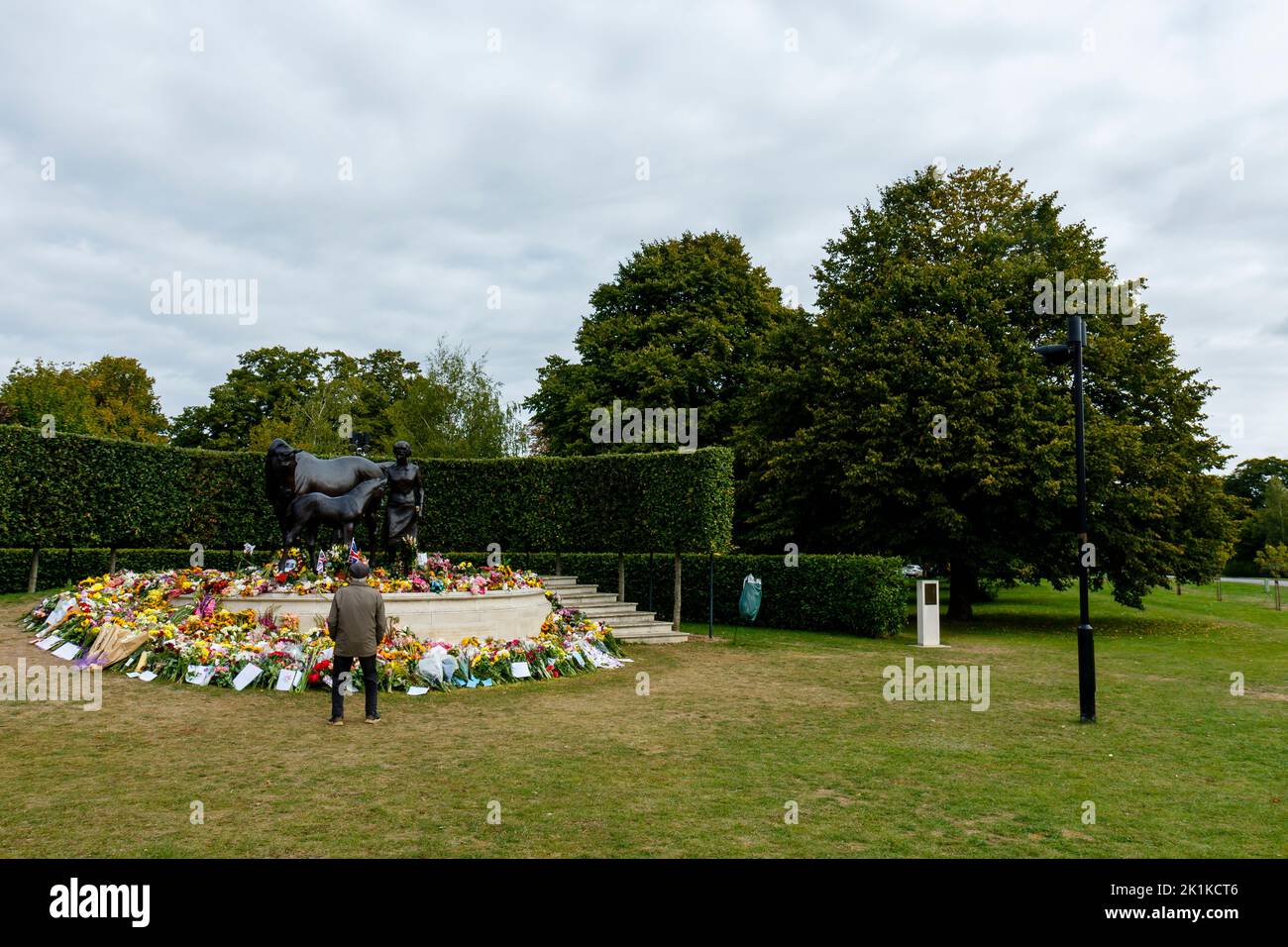 Newmarket, Royaume-Uni. 19 septembre 2022. La Reine a été statuée à ...