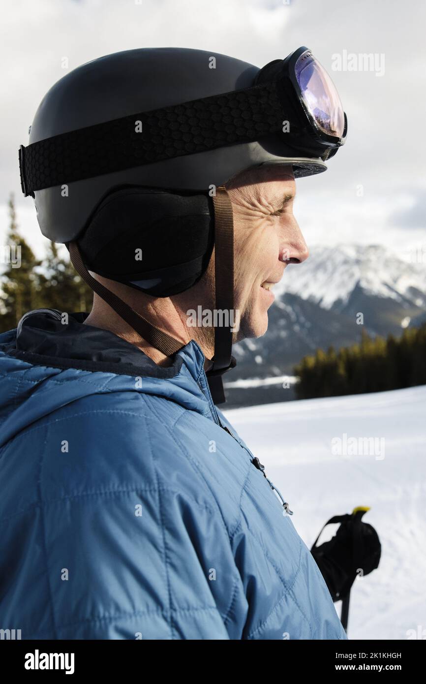 Skieur profil Banque de photographies et d’images à haute résolution ...