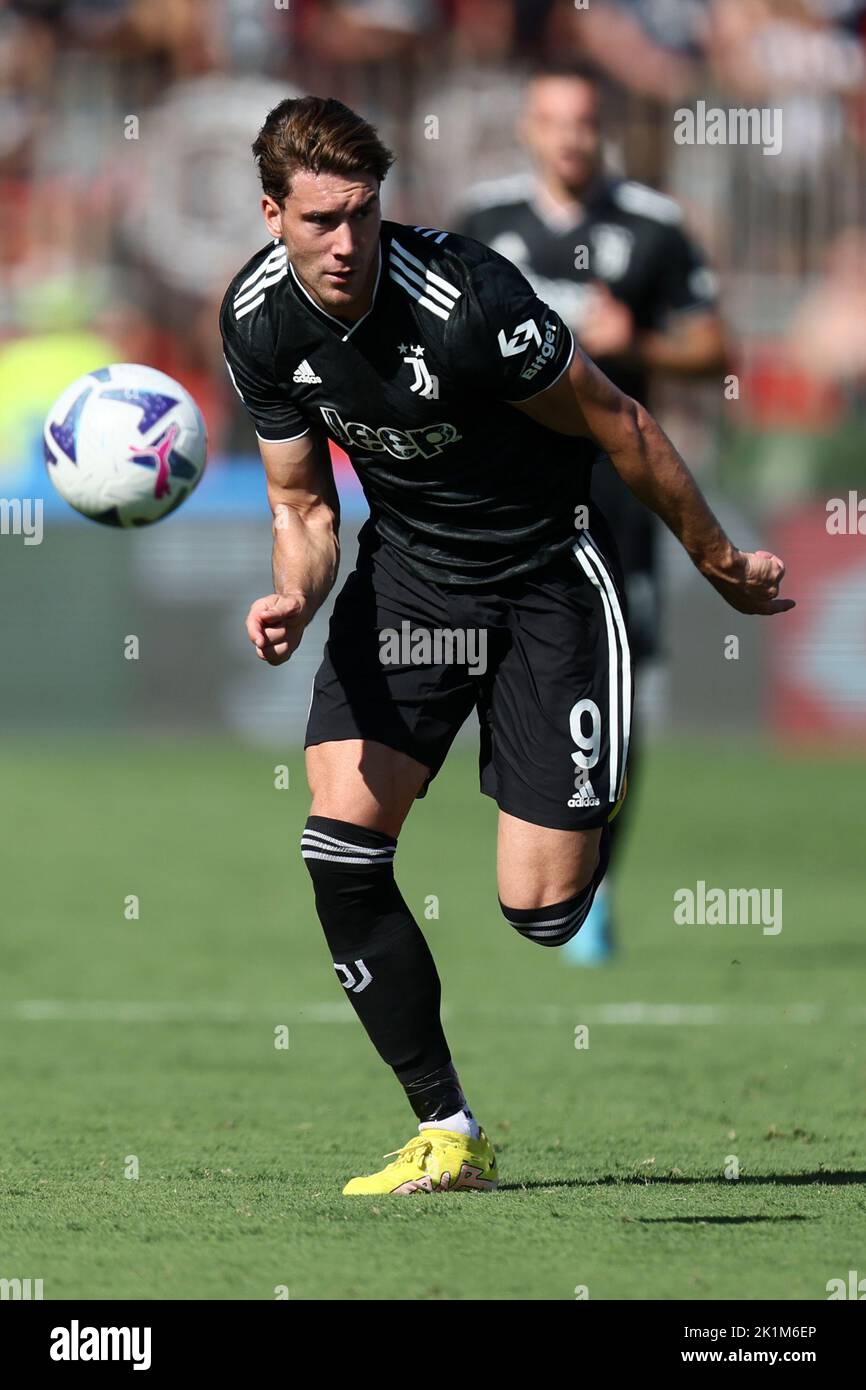 Dusan Vlahovic de Juventus FC contrôle le ballon pendant la série Un ...