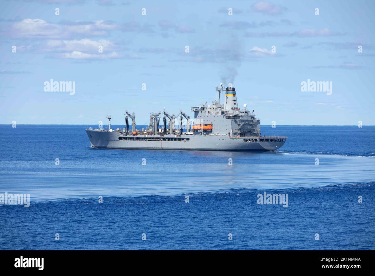 220918-N-LK647-2022 OCÉAN ATLANTIQUE (SEPT 18, 2022) Une vue à bord du ...