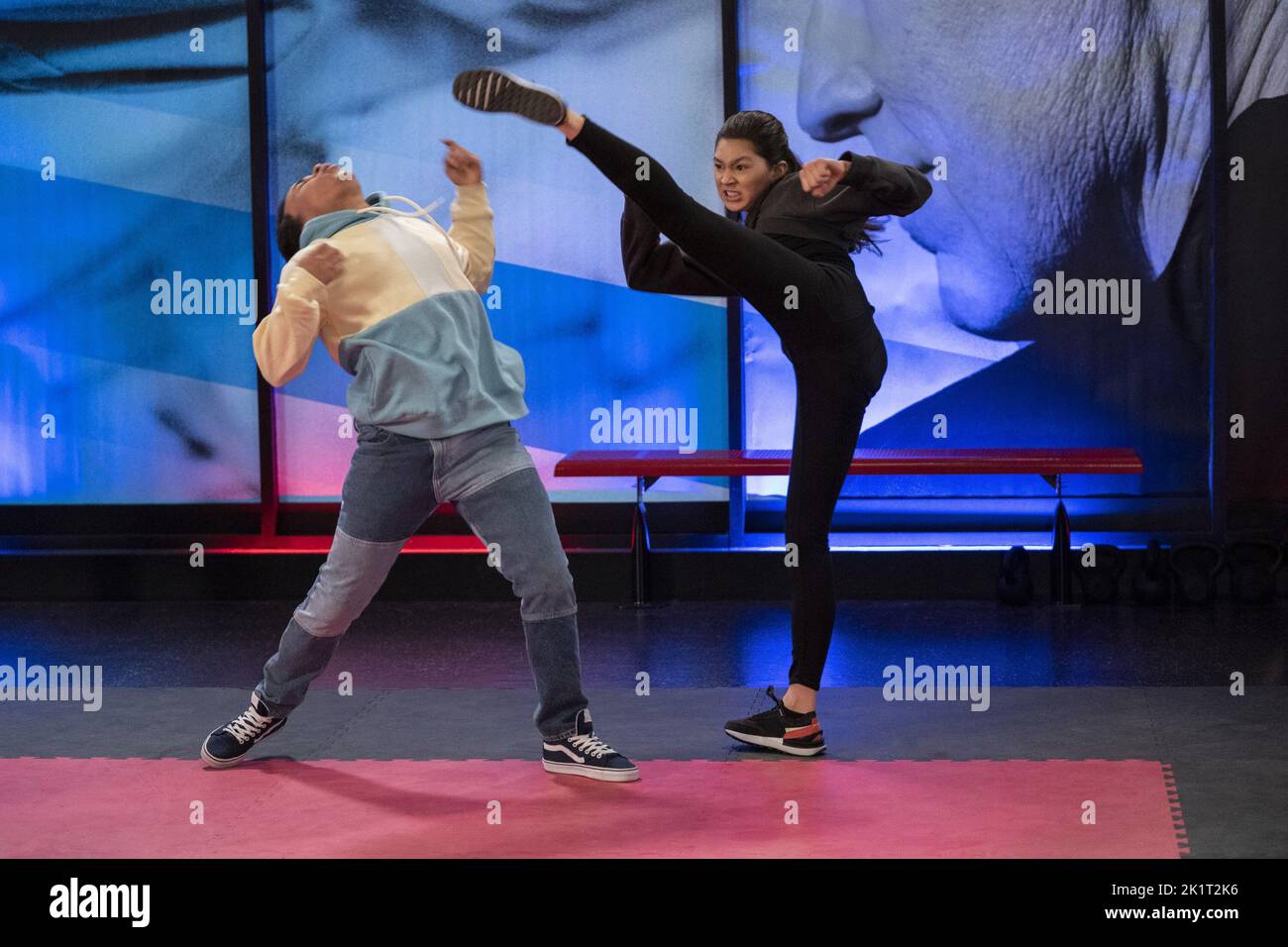 COBRA KAI, Oona O'Brien (à droite), (saison 5, diffusée le 9 septembre 2022). Photo : Curtis ...