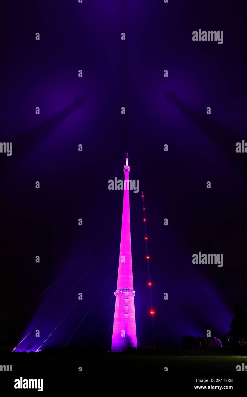 La plus grande structure autonome du Royaume-Uni, Arqiva Tower, a été ...