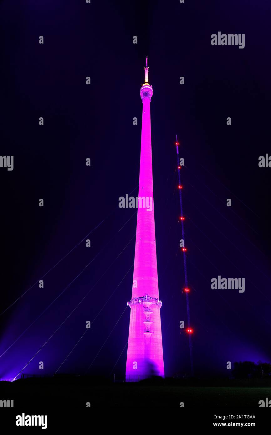La plus grande structure autonome du Royaume-Uni, Arqiva Tower, a été ...