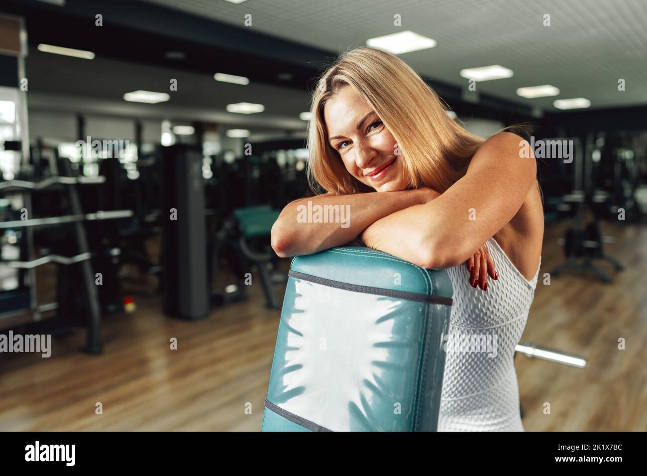Female body builder posing Banque de photographies et d’images à haute ...