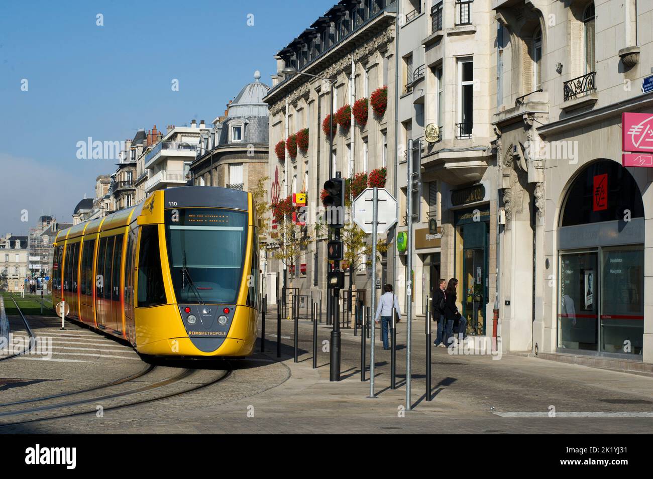 Reims tramway Banque de photographies et d’images à haute résolution ...
