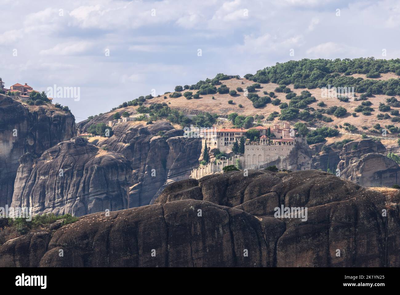 Cette chaîne de montagnes de 300-400 m de haut, couverte de forêt ...