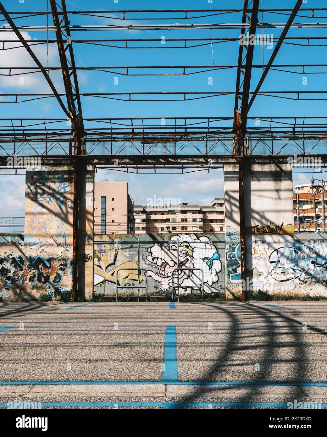 Parking graffiti street art in Banque de photographies et d’images à ...