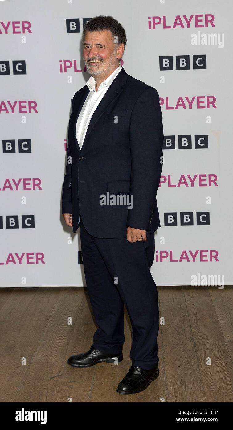 Steven Moffat assiste à la projection du nouveau drame BBC One, Inside ...